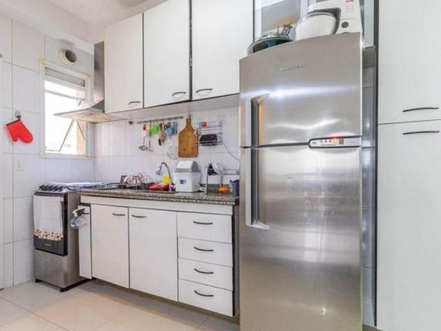 Apartamento com 85m², 3 dormitórios, 2 banheiros e 2 vagas. próximo da estação Vila Sônia