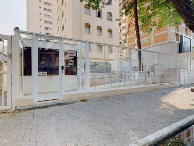 Apartamento com 86 m² de área útil, 2 vagas de garagem, living, 3 dormitórios sendo 1 suíte