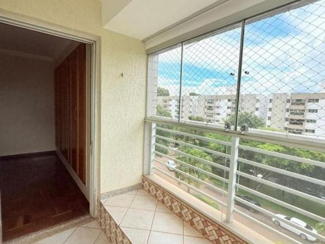 Apartamento com 90 m² e 3 quartos à venda em Asa Norte