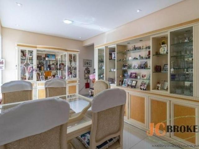 Apartamento com 91m² de área útil, 3 dormitórios sendo 1 suíte