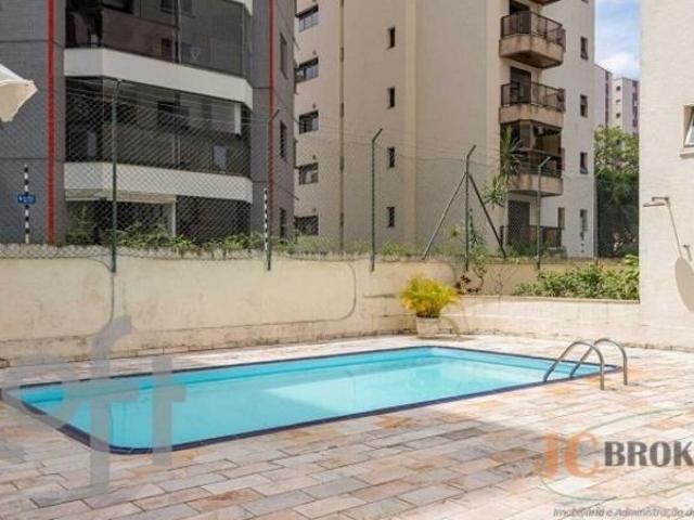 Apartamento com 91m² de área útil, sala, varanda, 3 dormitórios sendo 1 suíte com closet, 2 vagas