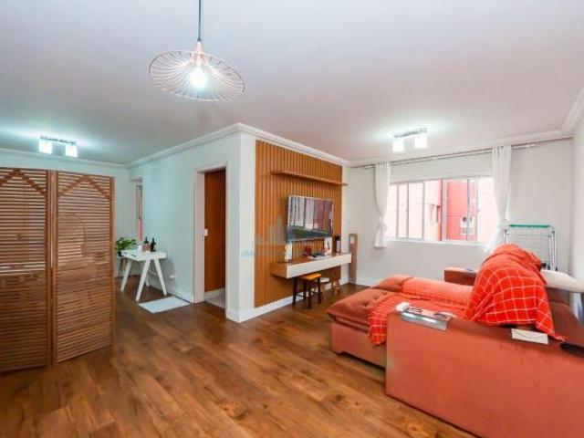 Apartamento com 92 m2 privativos e 2 vagas de garagem no Rebouças em Curitiba!