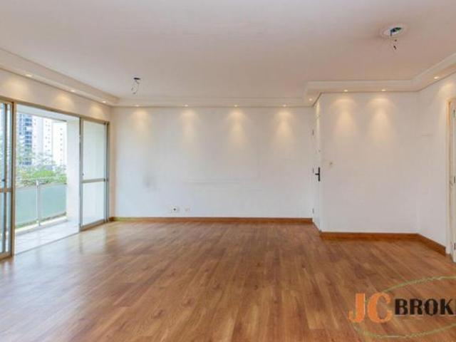 Apartamento com 92m² de área útil, 2 dormitórios, sendo 1 suíte, 2 vagas