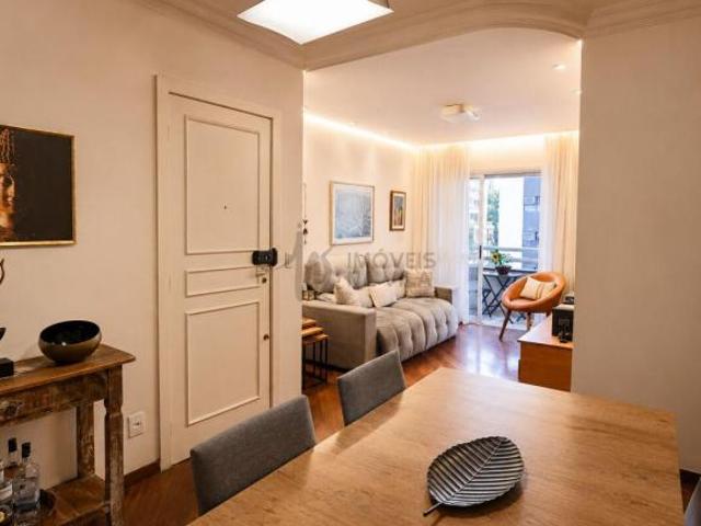Apartamento com 94m², 3 dormitórios, sendo uma suíte, próximo do metrô