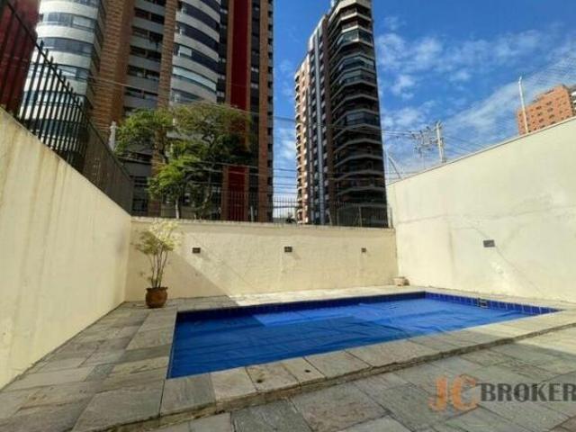 Apartamento com 95 m² de área útil, sala, sala de jantar, 3 dormitórios sendo 1 suíte, 1 vaga