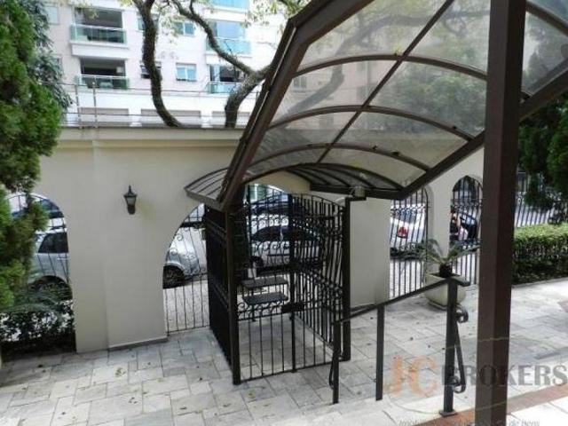 Apartamento com 95m² de área útil, 3 dormitórios, 3 Suítes, 3 Vagas
