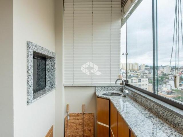 Apartamento com 95m² e 3 dormitórios, 1 suíte, 2 vagas no bairro Jardim Botânico em Porto Alegre