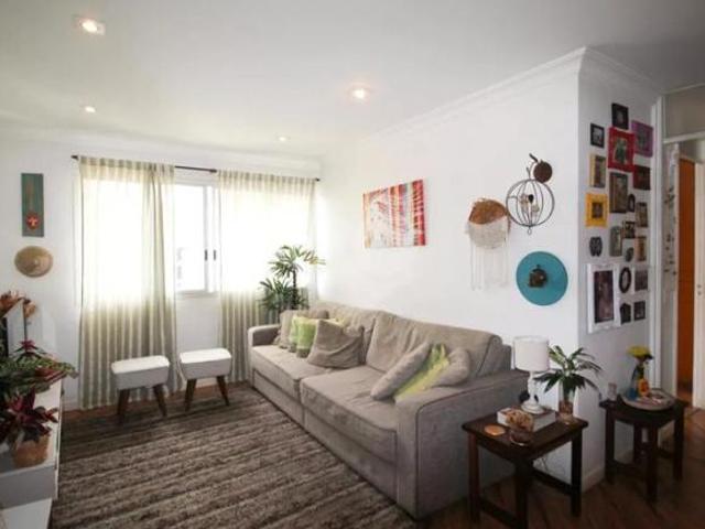 Apartamento com 96 m² e 3 quartos à venda em Moema