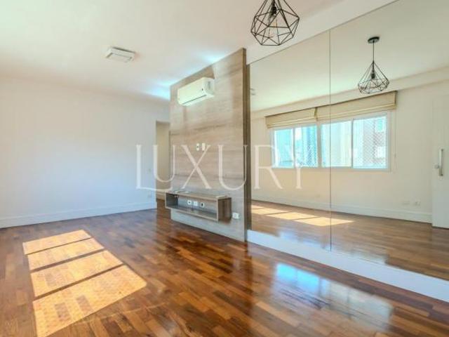 Apartamento com 97 m², 2 quartos sendo 1 suíte à venda na Vila Olímpia