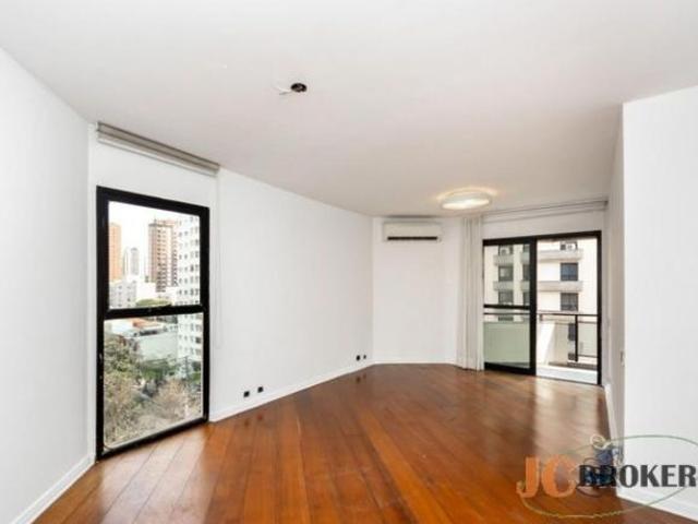 Apartamento com 97 m² de área útil, 3 dormitórios sendo 1 suíte, 2 vagas