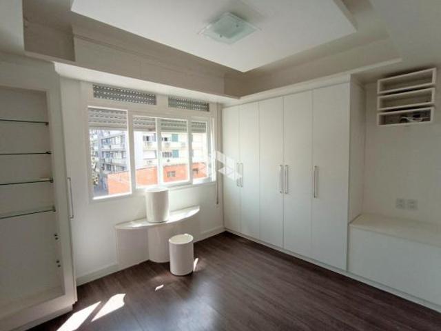 Apartamento com 97 m² e 3 dormitórios à venda no bairro Bom Fim