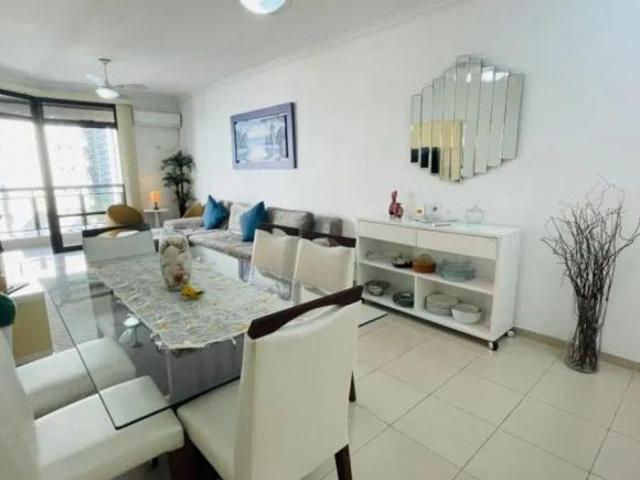 Apartamento com 98 m² e 3 quartos à venda em Guarujá