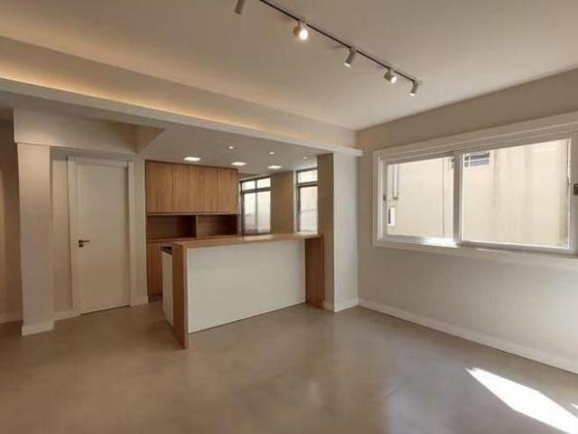 Apartamento com 99m², localizado no bairro Petrópolis em Porto Alegre/RS