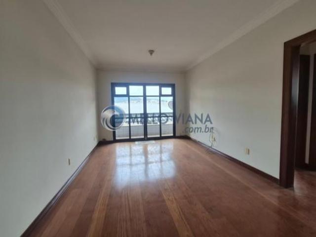 Apartamento com com acabento nobre no Centro