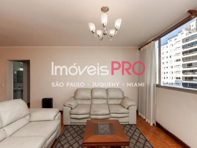 Apartamento com comôdos amplos e grandes janelas em Moema!