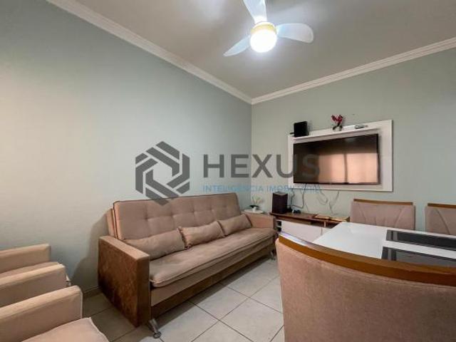 Apartamento com custo baixo a uma quadra da Praia das Pitangueiras, Guaruja