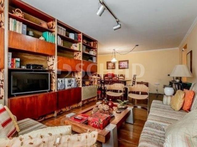 APARTAMENTO COM A PLANTA ORIGINAL NA MELHOR LOCALIZAÇÃO DE PERDIZES