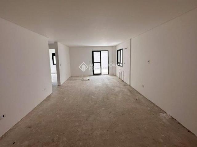 Apartamento com amplo Garden, 2 quartos com suíte e vaga coberta no Santa Quitéria