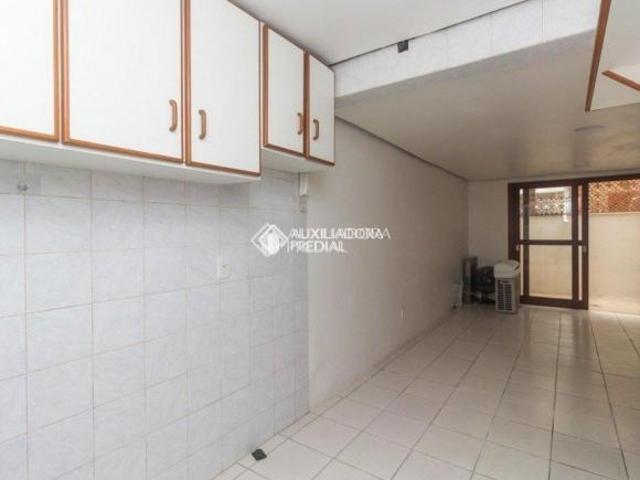 Apartamento com área externa no bairro Petrópolis