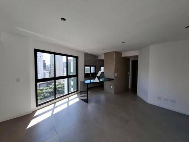 Apartamento com área privativa, 63m2 de área interna + 104m2 de área externa. 2 vagas de garagem!