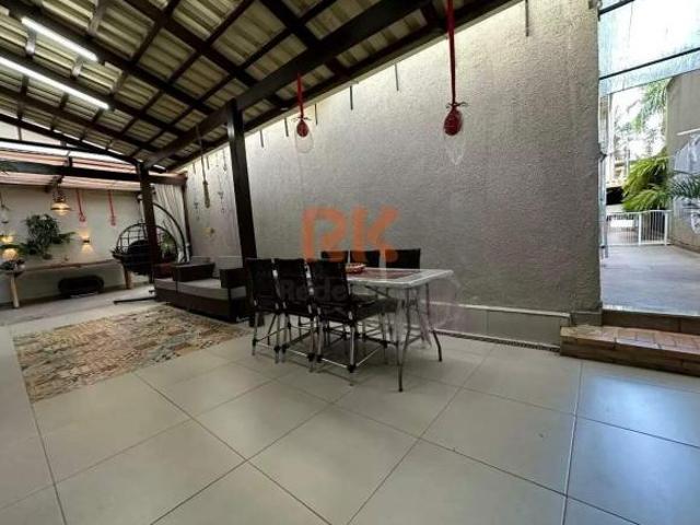 Apartamento com área privativa ampla no Bairro Dona Clara