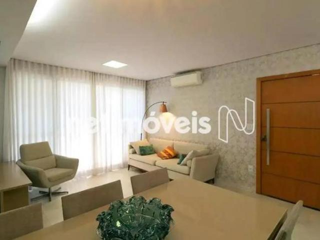 Apartamento com área privativa de luxo – 4 Quartos, elevador e 3 vagas – Localização privilegiada