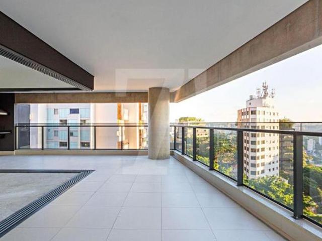 Apartamento com áreas integradas e lazer completo na Vila Madalena