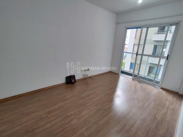 APARTAMENTO COM BOA LOCALIZAÇÃO REF. HI8824