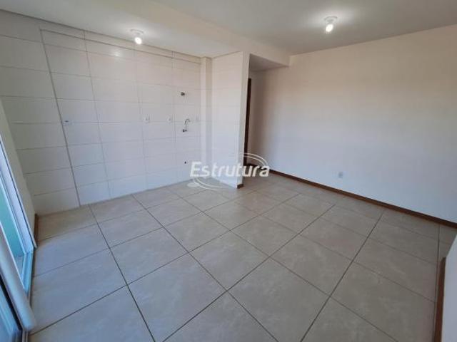 Apartamento com garagem em Camobi