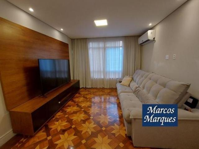Apartamento com garagem fechada em prédio com elevador na Pompeia