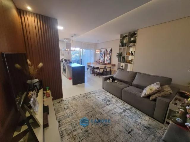 Apartamento com dois dormitórios na Vila Horn