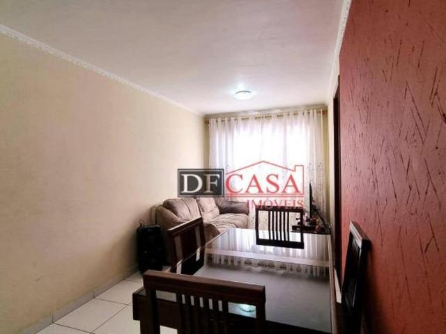 apartamento com dois dormitorios e uma vaga de garagem proximo da estação guaianases
