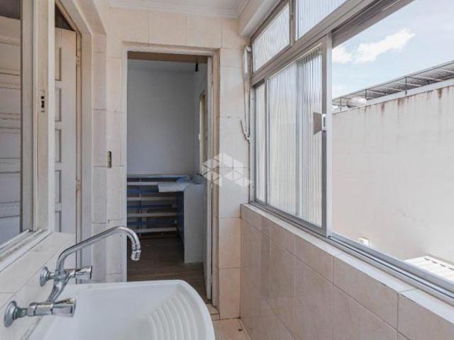 Apartamento com dois dormitórios no Bairro Petrópolis