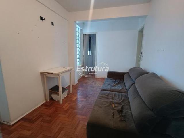 Apartamento com dois dormitórios, sala, cozinha e Banheiro no centro de Santa Ma