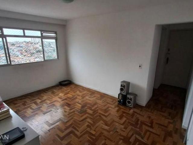 Apartamento com dois dormitorios sendo uma suite, uma vaga de garagem. AS VENDA!