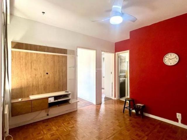 Apartamento com dois quartos na Cidade Baixa
