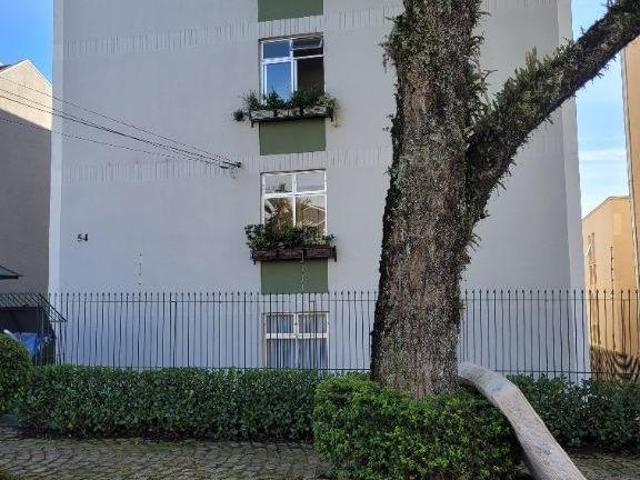 Apartamento com dois quartos, bem localizado