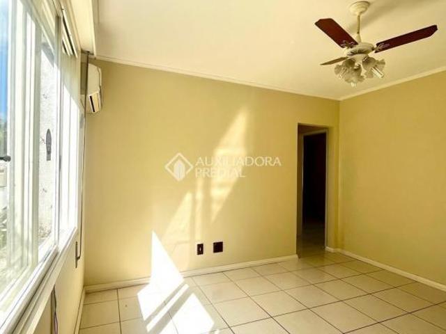 Apartamento com dois quartos e vaga escriturada