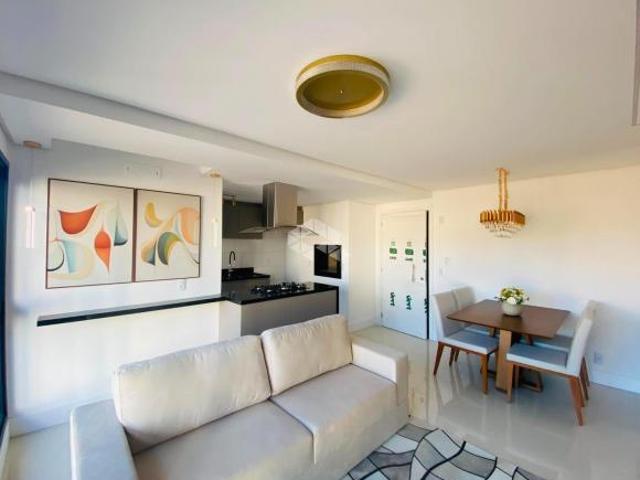 Apartamento com dois quartos e vaga no bairro Jardim Botânico