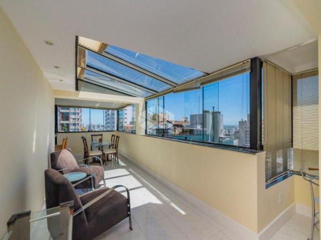 Apartamento com dois quartos e vaga no Mont Serrat