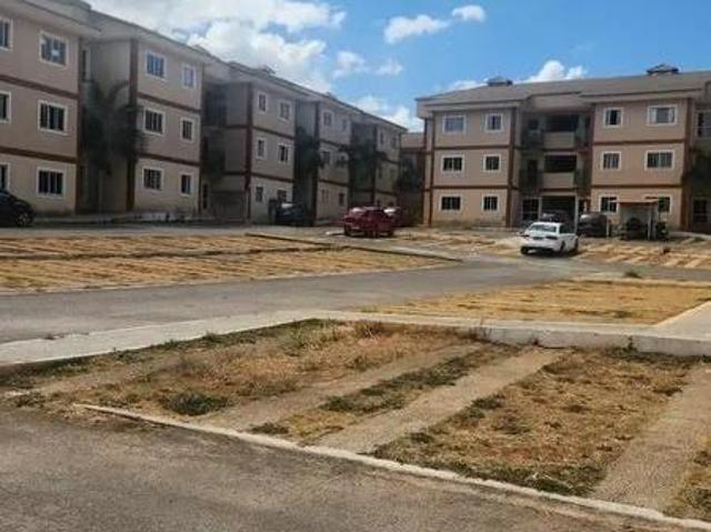 APARTAMENTO COM DOIS QUARTOS EM CONDOMÍNIO FECHADO EM VALPARAÍSO DE GOIÁS