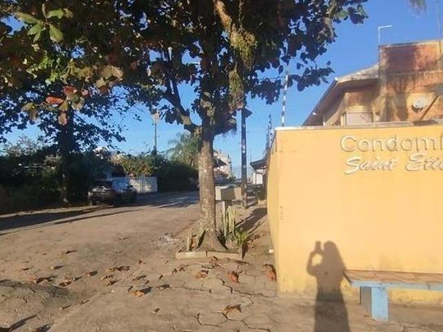 Apartamento com dois quartos faixa mar