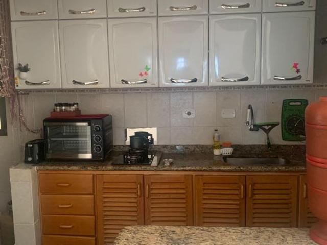 Apartamento com dois quartos sendo um suíte no Itaguá com área lazer coletiva com visão pro Mar