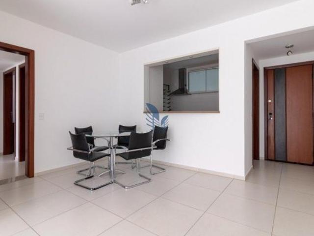 Apartamento com duas vagas à venda no Bigorrilho