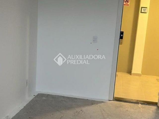 APARTAMENTO COM ELEVADOR AO LADO DA ESTAÇÃO PREFEITO SALADINO