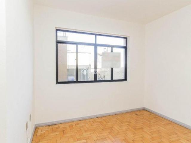 Apartamento com excelente localização com 45m2 e 1 dormitório na Protásio Alves