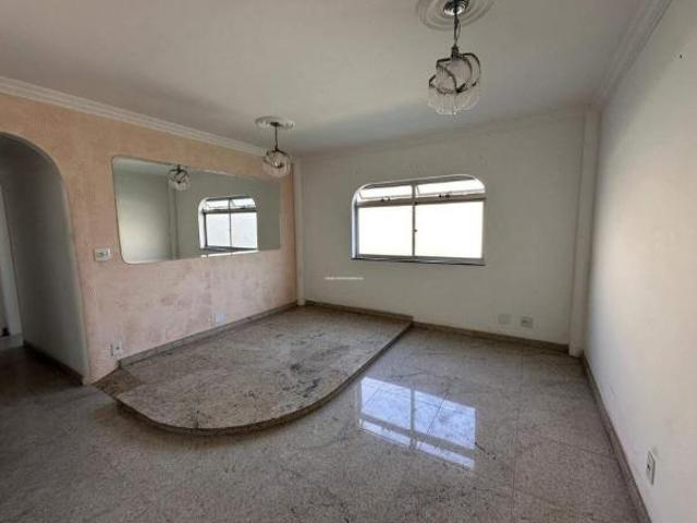 Apartamento com excelente localização no centro de Itaúna