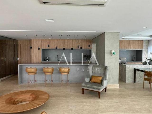 Apartamento com EXCLUSIVIDADE à VENDA, tendo 3 suítes e 4 vagas, a 1km do Clube Paineiras