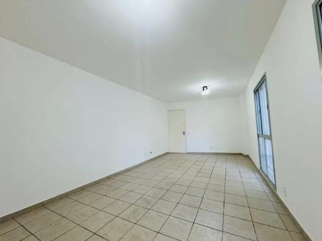 Apartamento com fino acabamento. Localizado há 400 metros da av. Cupecê