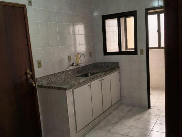 Apartamento com ótima localização na Ponta da Praia